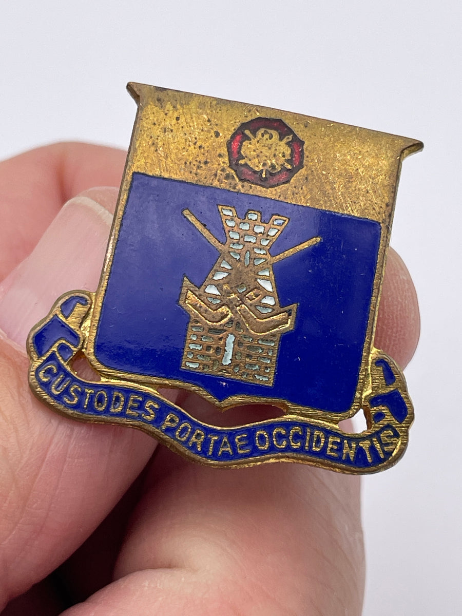 Original 186th Infantry Regiment Distinctive Unit Insignia, Screw Back ...